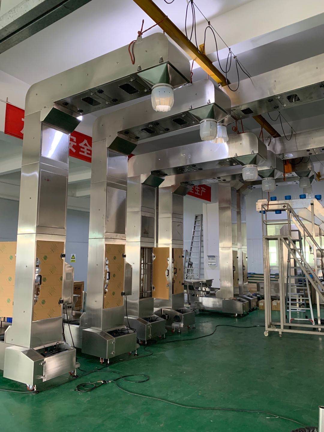 SUS 304 Snack Food 1.8L Z Type Bucket Elevator