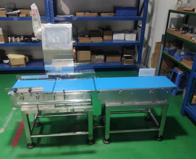 SUS304 Rolling Conveyor Check Weigher With Tilting Rejection Device